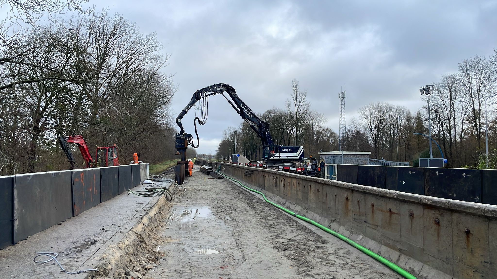 Succesvolle perronvernieuwing ondanks het slechte weer - Molhoek ...